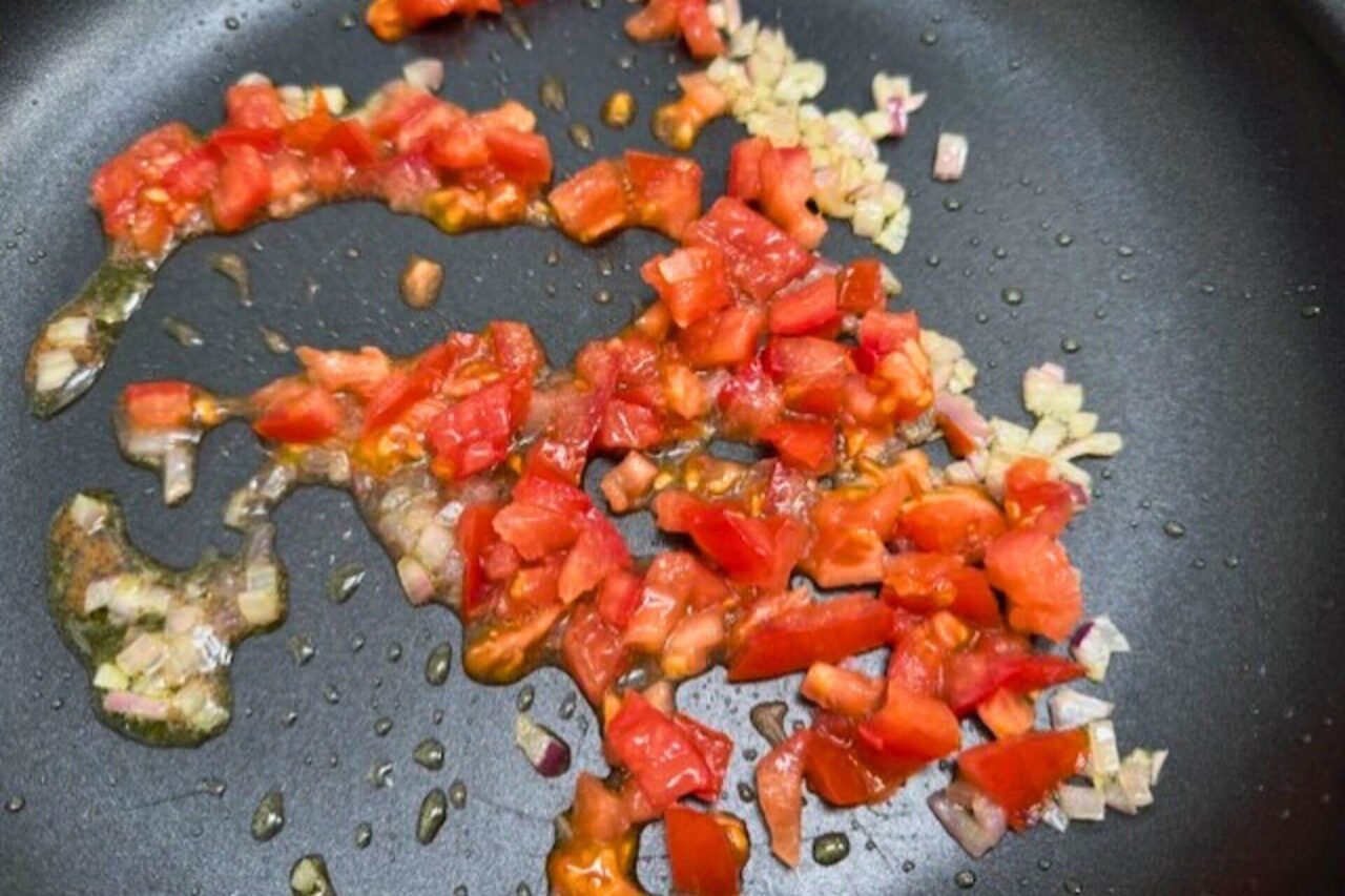 Spicy Scrambled Eggs - Stream of Flavors